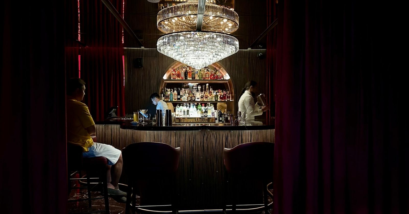 Rose Bar Dubai: A sophisticated cocktail bar at Delano Bluewaters
