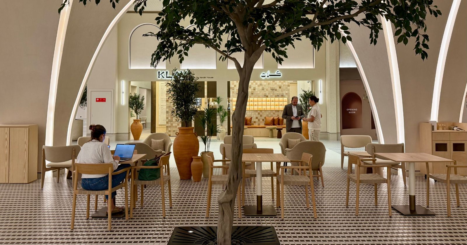 Klay Dubai: Innovative Paratha Buns in the Dubai Mall's The District