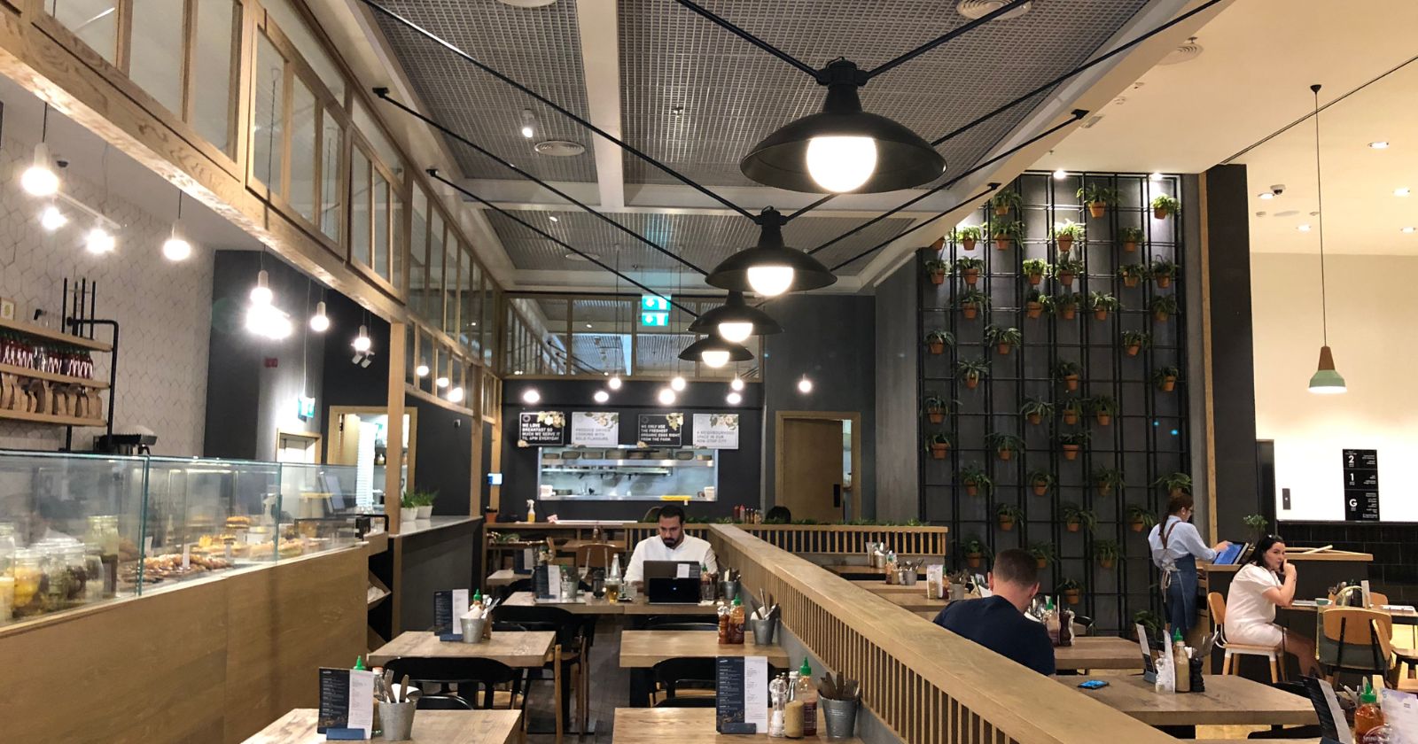 Common Grounds: Specialty coffee and cafe fare in Mall of the Emirates